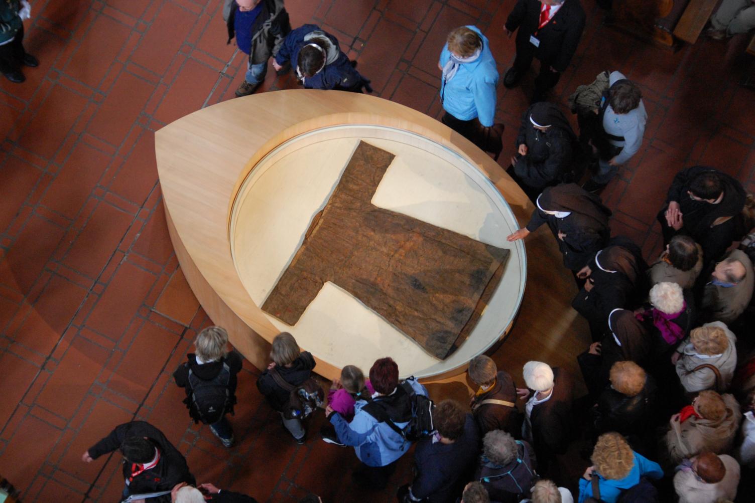 Übersicht: Der Heilige Rock | Trierer Dom