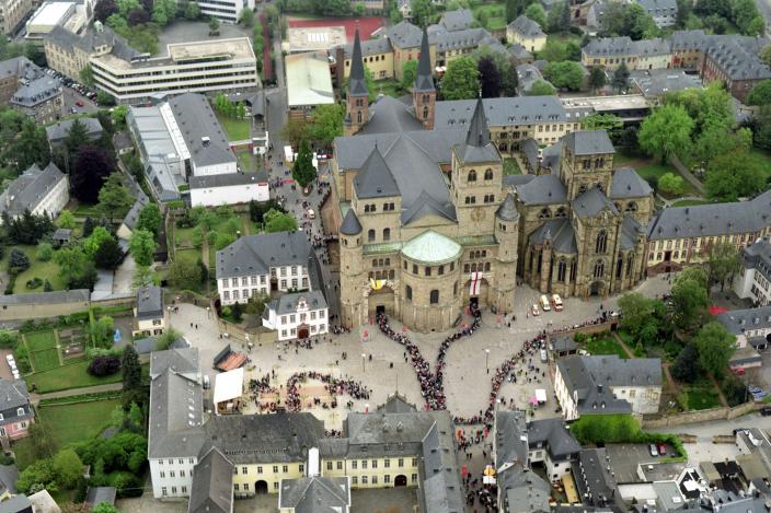 Übersicht: Der Heilige Rock | Trierer Dom